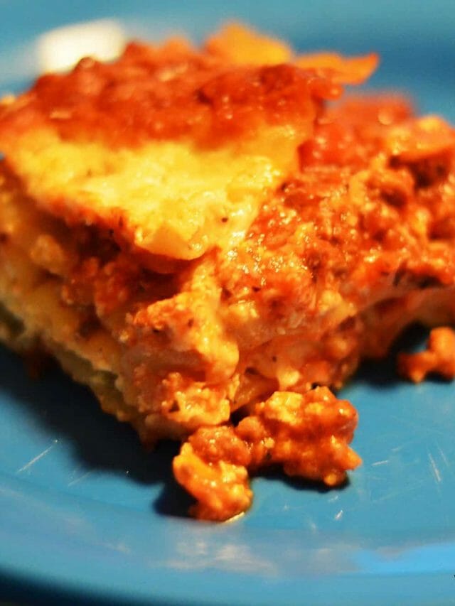 Easy to Make Homemade Lasagna - Forgetful Momma
