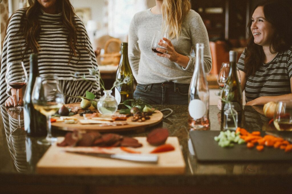 Food Etiquette in Shared Spaces: A Guide to Peaceful Coexistence